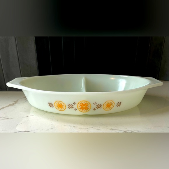 Pyrex | Kitchen | Vintage 96s Pyrex Town Country Cinderella Oval ...